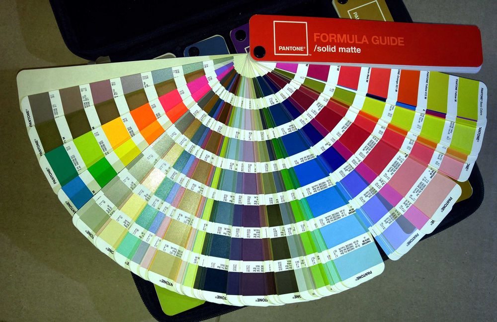 Набор для полиграфии 6 вееров Пантон Pantone для подбора цвета: 22 000 ...