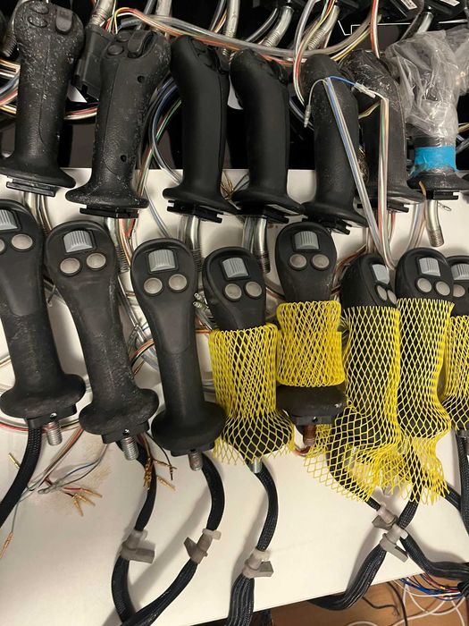 Joystick do koparki ładowarki CAT JCB Volvo Rototilt Engcon Rzeszów ...