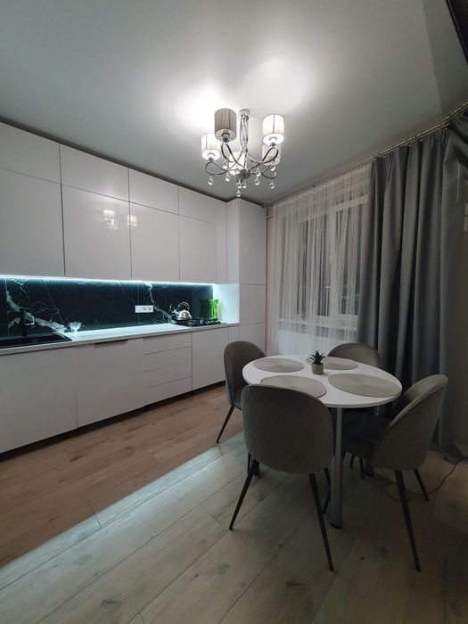 4 кімнатна Квартира в центрі 125 000 Продаж квартир Івано