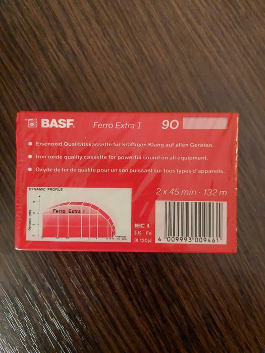 VHS Super hi fi Stereo E-180/BASF Ferro Extra I 90 Minute/ADACHI E-180: 250 грн. - CD / DVD ...