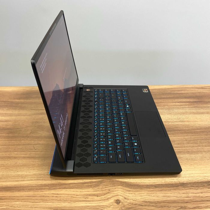 Alienware M15 R5 15,6 FHD 360Hz Ryzen 9 5900HX 16GB 1TB RTX 3070 Gwar ...