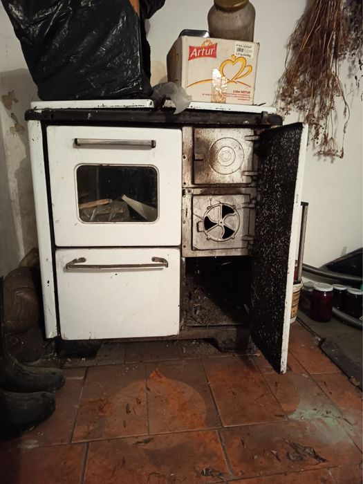 Piec stary. Piotrowice • OLX.pl