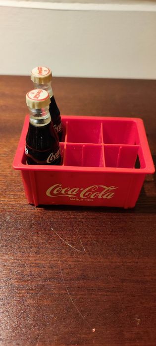 Grade e 2 garrafas de Coca-Cola em miniatura Avenidas Novas • OLX.pt