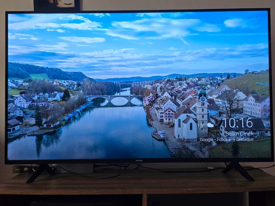 TV de 55 polegadas marca Xiaomi com comando de voz no controle. Buarcos • OLX.pt
