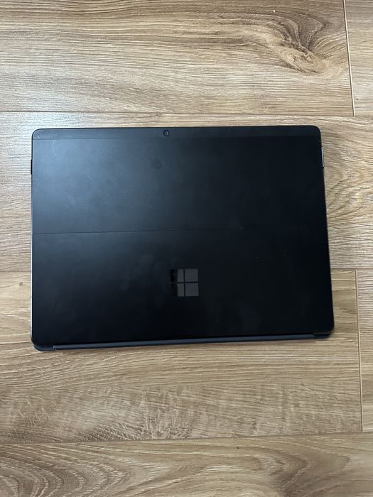 Microsoft surface pro x 8/128 1876: 8 000 грн. - Планшетні комп'ютери Малеве на Olx