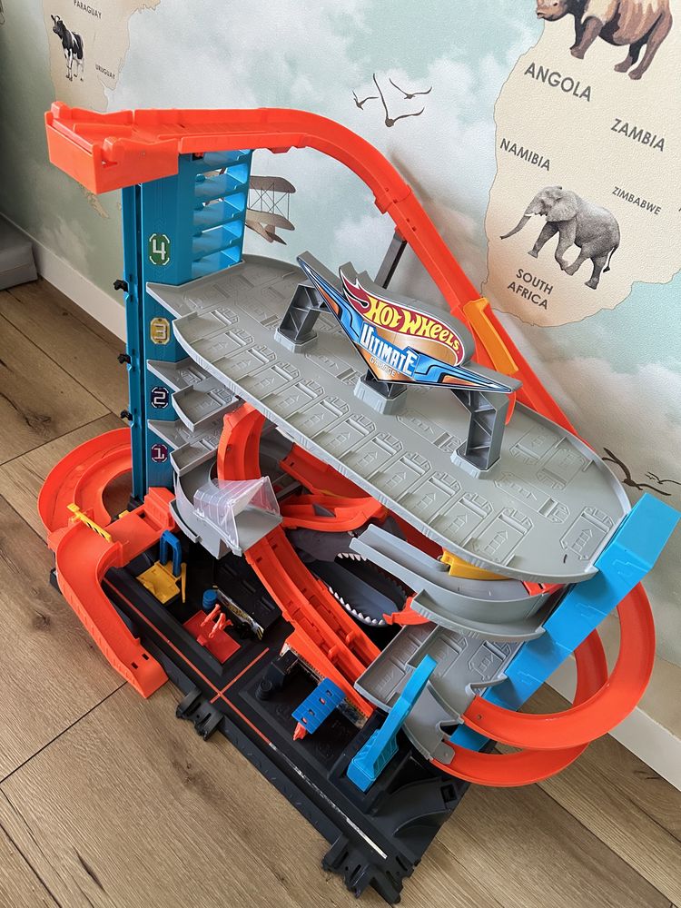 Гараж трек з акулою Хот Вілс Hot Wheels City Shark: 3 000 грн ...