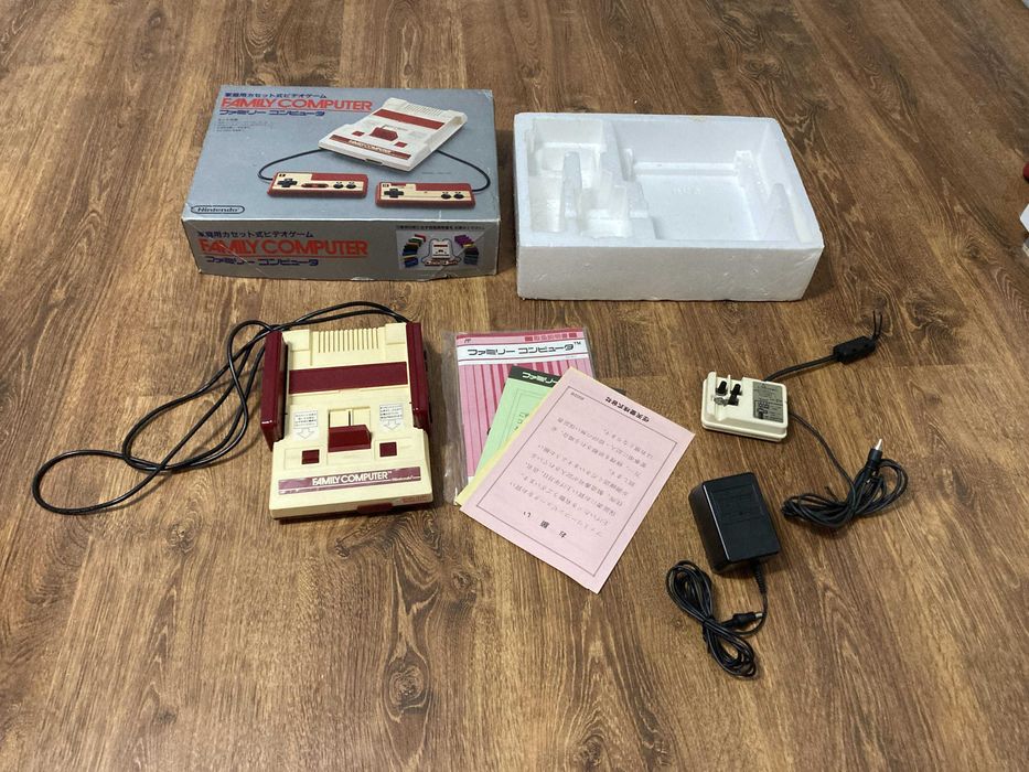 Nintendo Famicom Family Computer (NES) w pudełku - jak Pegasus Bobowa ...