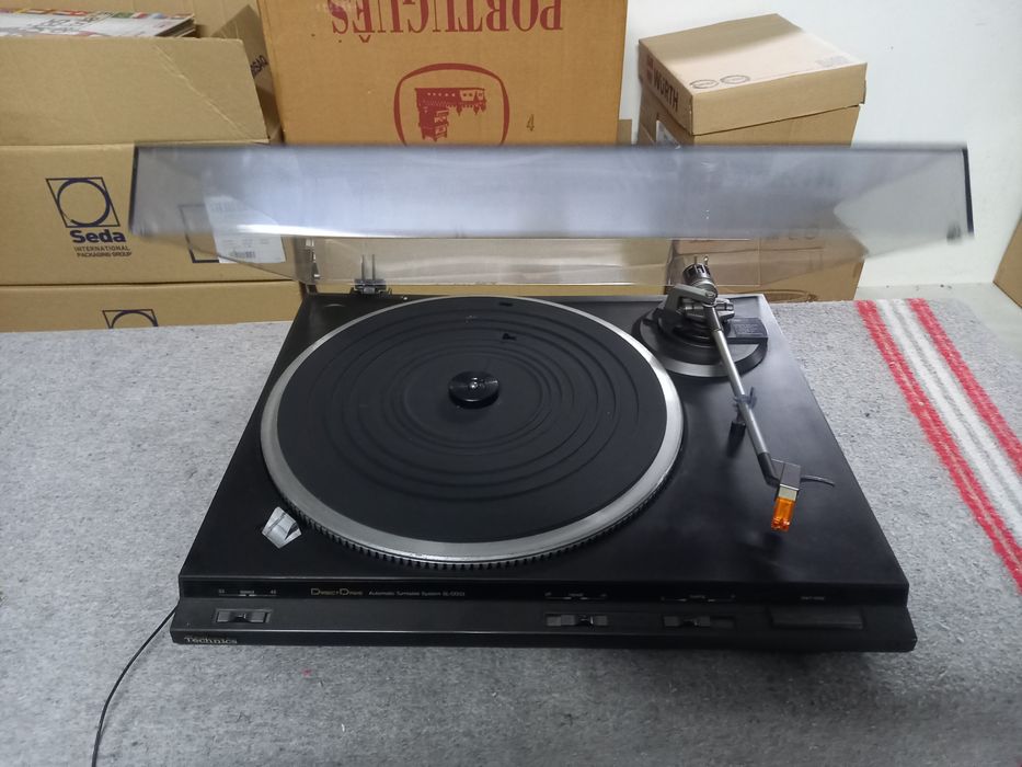 Prato de leitura de Lp's da marca Technics a funcionar Seixal ...