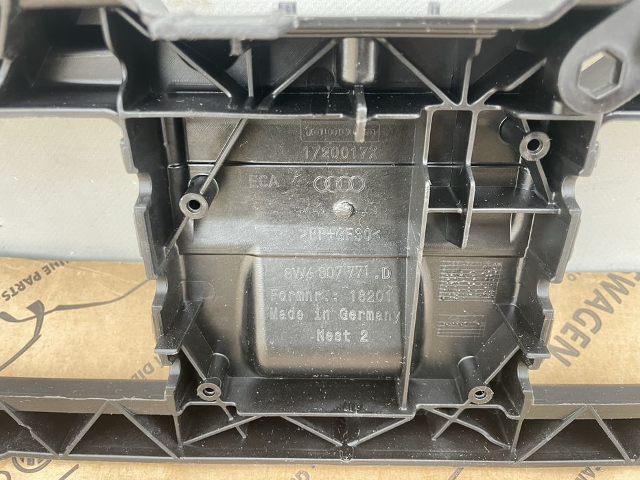 8W6 807 771 D Audi A4 A5 B9 Кронштейн Решітки Радіатора Рамка Жалюзі ...