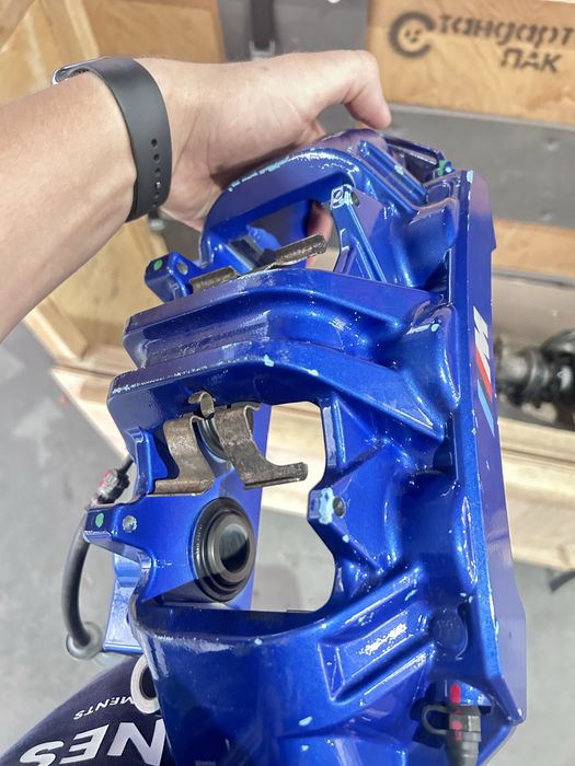 BMW М 8 гранд купе супорт передній лівий: 20 000 грн. - Гальмівні ...