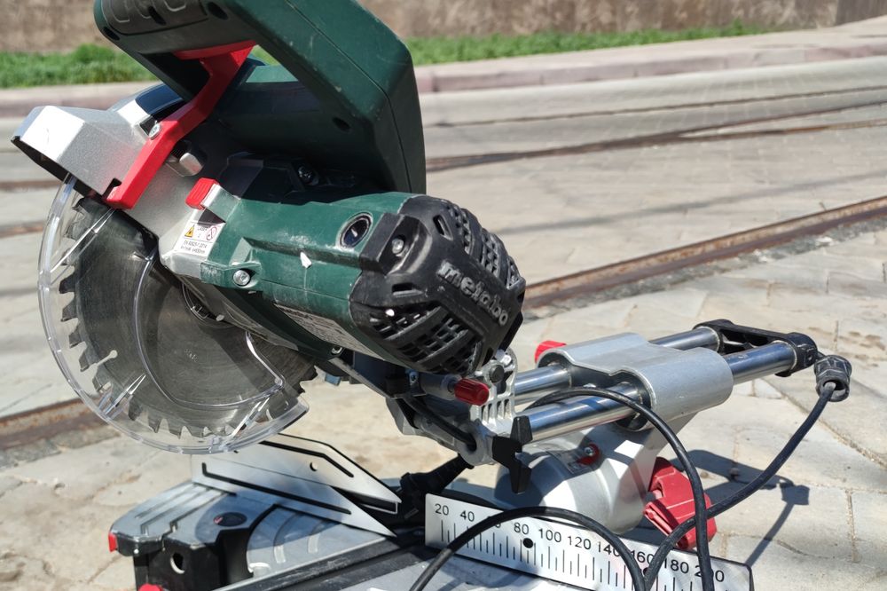 Metabo KGS 216 M торцовка торцювальна пила торцовочная kgs216: 6 900 ...