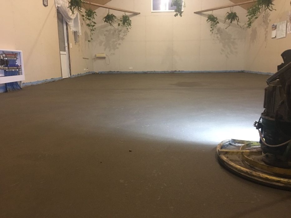 Стяжка підлоги пола Машинна стяжка Гіпсова штукатурка Штукатурка Будівельні послуги Рівне на Olx