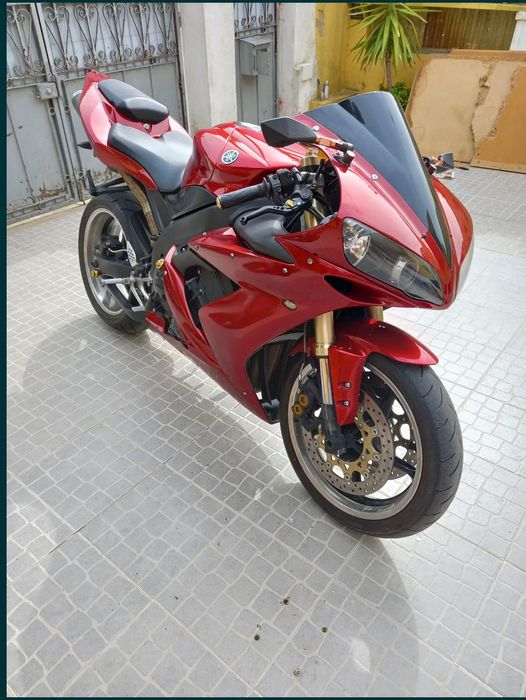 Yamaha yzf r1 2005 Bucelas • OLX Portugal