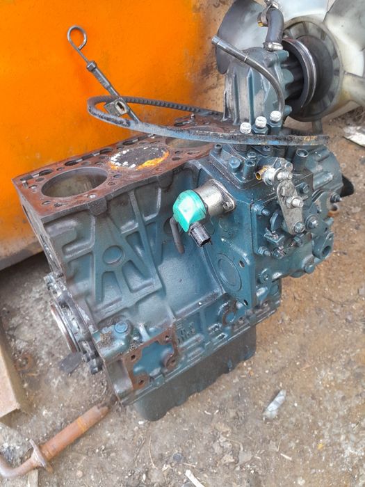 Silnik KUBOTA D1105 silnik 3 cylindrowy Mostki • OLX.pl