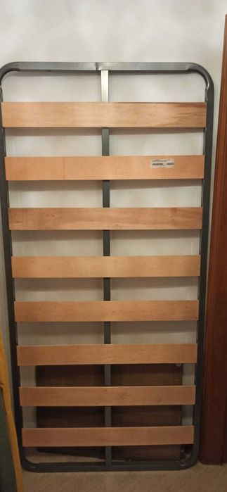 Estrado c/ pernas (cama de solteiro) Palhais E Coina • OLX Portugal