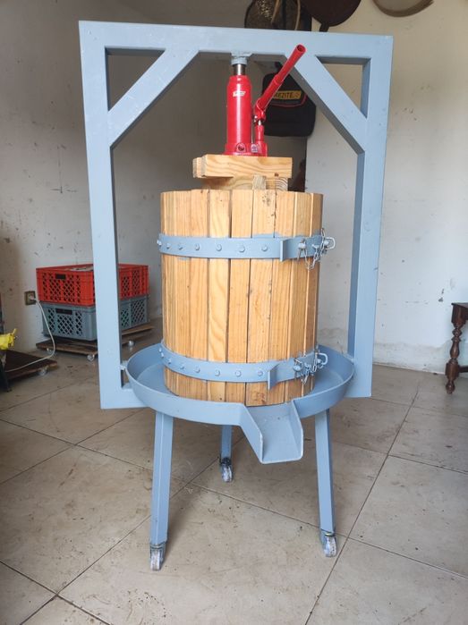 Prensa para Mel ou vinho Canedo, Vale E Vila Maior • OLX Portugal