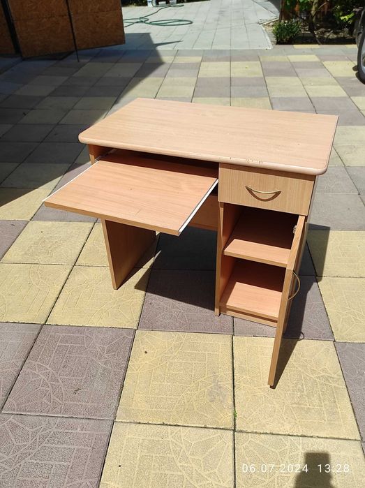 Компютерний стіл 400 грн Офісні меблі Самбір на Olx