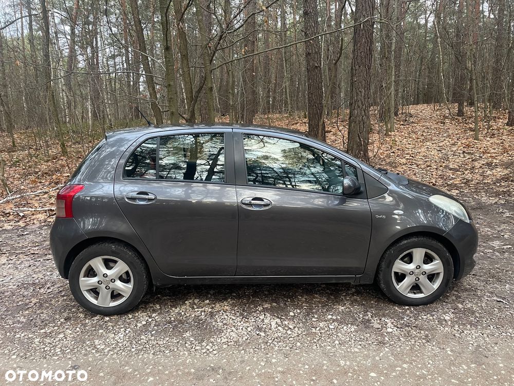Używany Toyota Yaris 2007 - 10 000 PLN, 257 976 km - Otomoto.pl