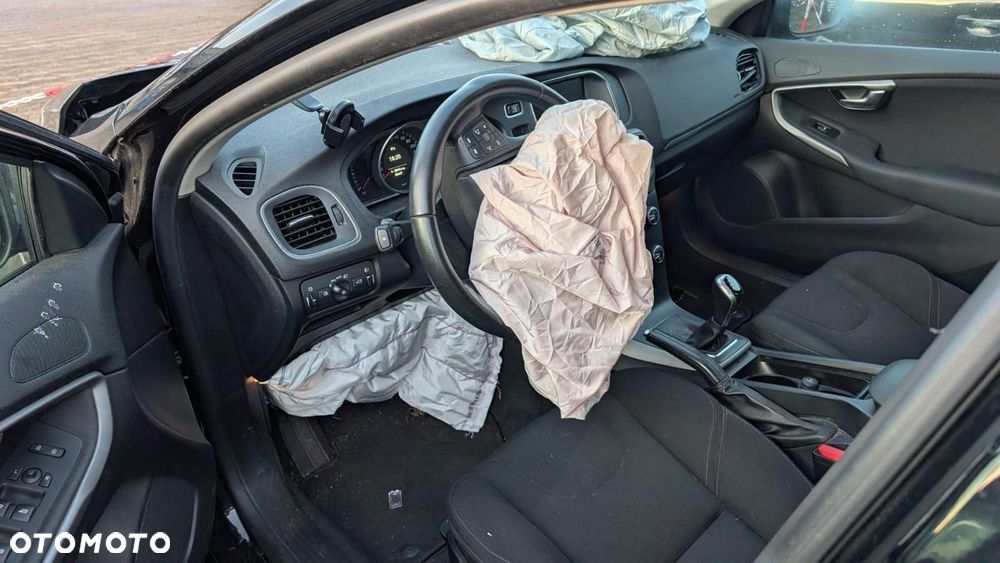 Używany Volvo V40 2016 - 29 000 PLN, 95 447 km - Otomoto.pl