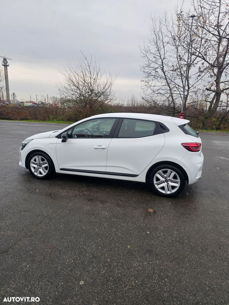 Utilizat Renault Clio 2024 - 11 900 EUR, 18 000 km - Autovit.ro