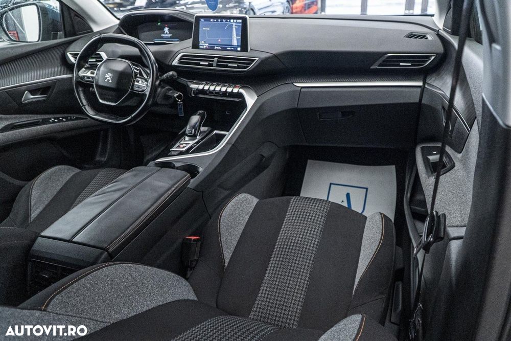 Utilizat Peugeot 5008 2018 - 13 490 EUR, 198 900 km - Autovit.ro