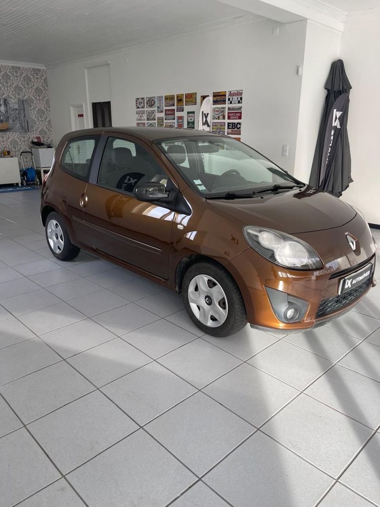 Usado Renault Twingo 2010 - 5 490 EUR, 90 000 km - Standvirtual.com