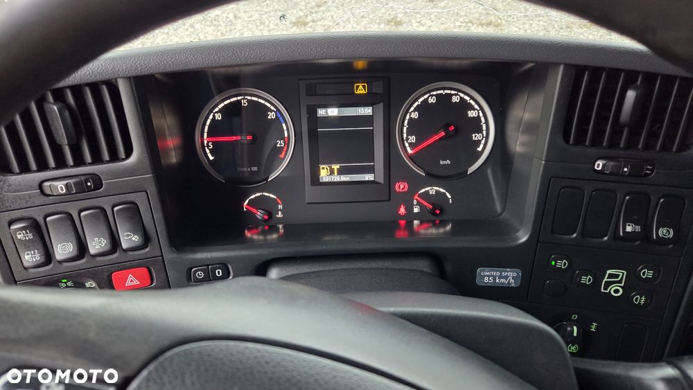 Używany Scania P 280 euro 6 laweta pomoc dogowa najazd 4x2 2013 - 124 ...