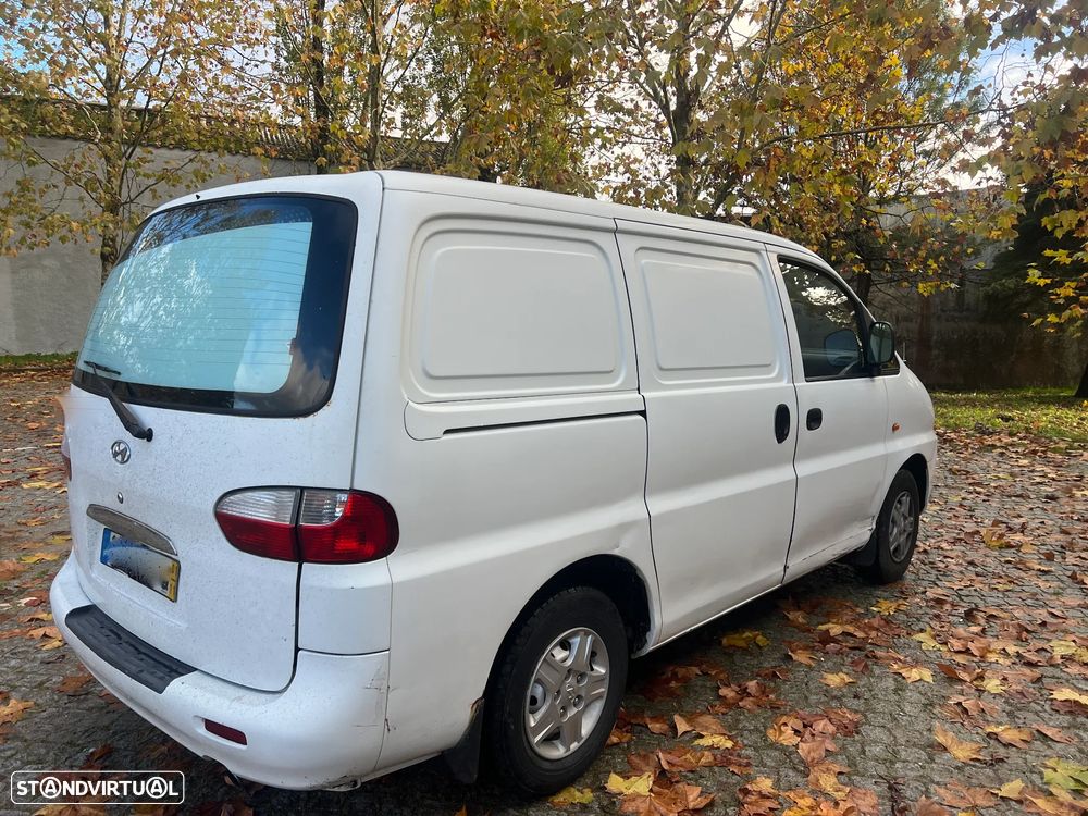 Usado Hyundai H1 2001 - 2 566 EUR, 290 000 km - Standvirtual.com