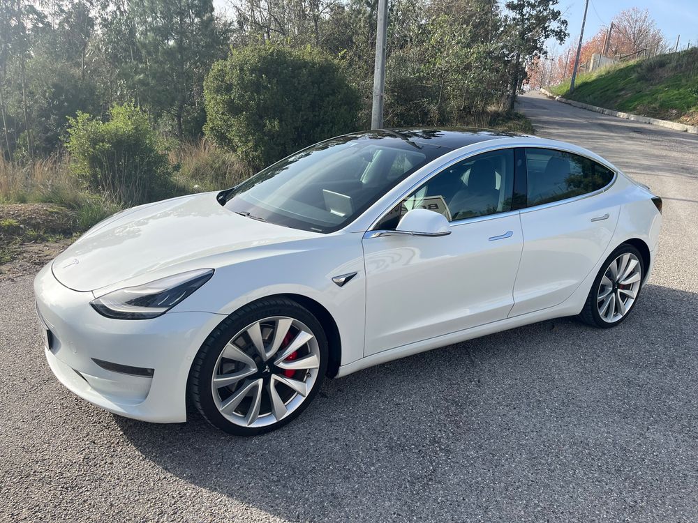 Usado Tesla Model 3 2019 - 27 850 EUR, 175 000 km - Standvirtual.com