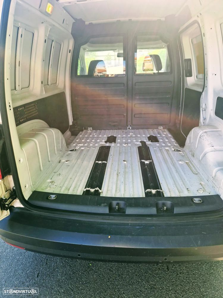 Usado VW Caddy 2019 - 9 500 EUR, 126 000 km - Standvirtual.com