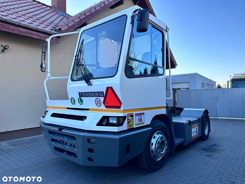 Używany Terberg Yt222 2015 - 67 650 EUR, 16 300 km - Otomoto.pl