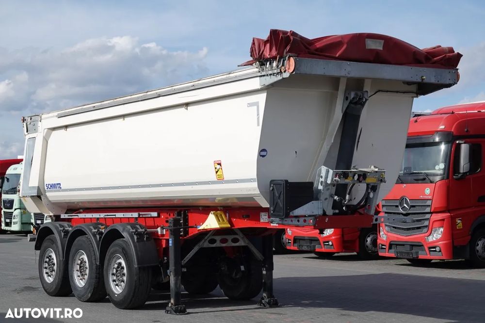 Utilizat Schmitz Cargobull CAMION BASCULANTE SCHMITZ 28 mc / OTEL / ACOPERIS CULISANT AUTOMAT ...