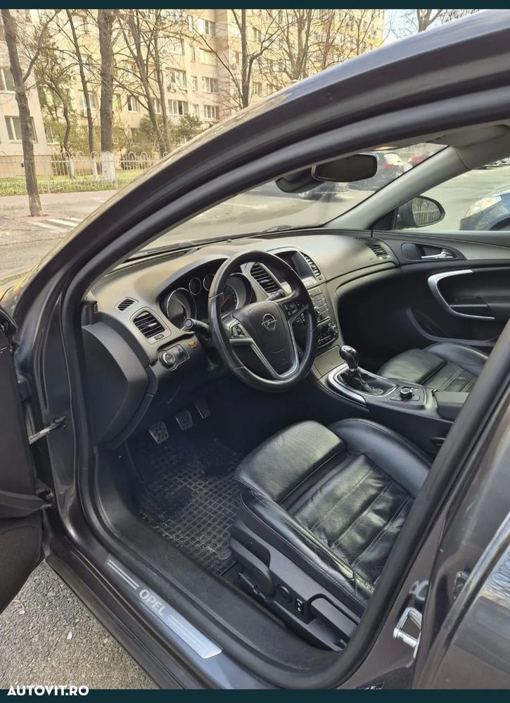 Utilizat Opel Insignia 2011 - 4 799 EUR, 240 000 km - Autovit.ro