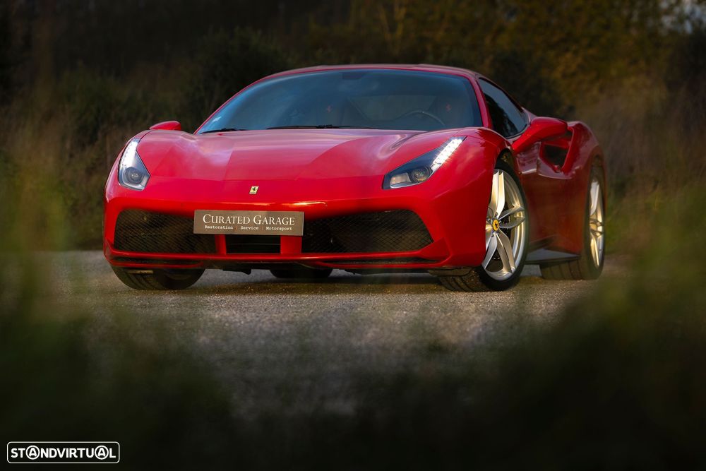 Usado Ferrari 488 2015 - 259 000 EUR, 9 000 km - Standvirtual.com