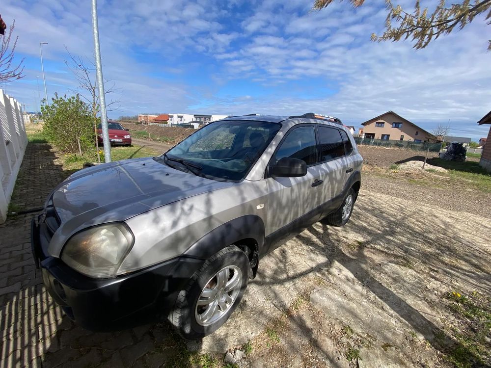 Utilizat Hyundai Tucson 2008 - 2 100 EUR, 305 003 km - Autovit.ro