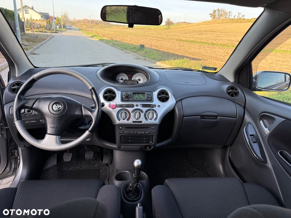 Używany Toyota Yaris 2001 - 11 900 PLN, 149 000 km - Otomoto.pl