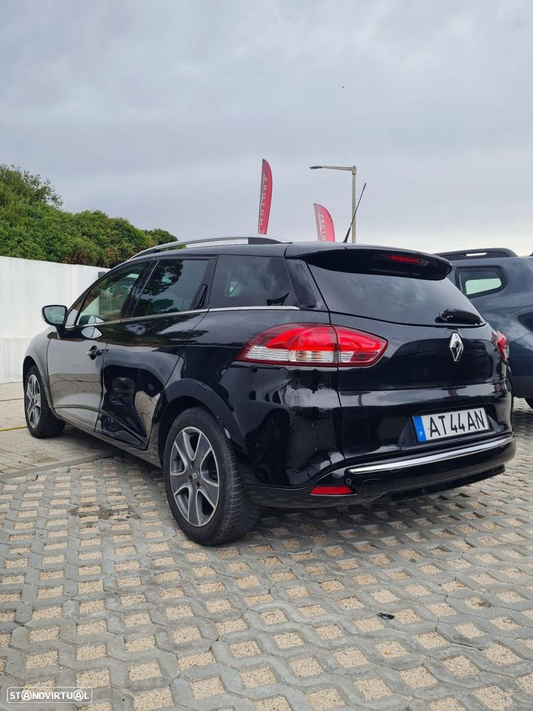 Usado Renault Clio Break 2015 - 9 000 EUR, 158 000 km - Standvirtual.com