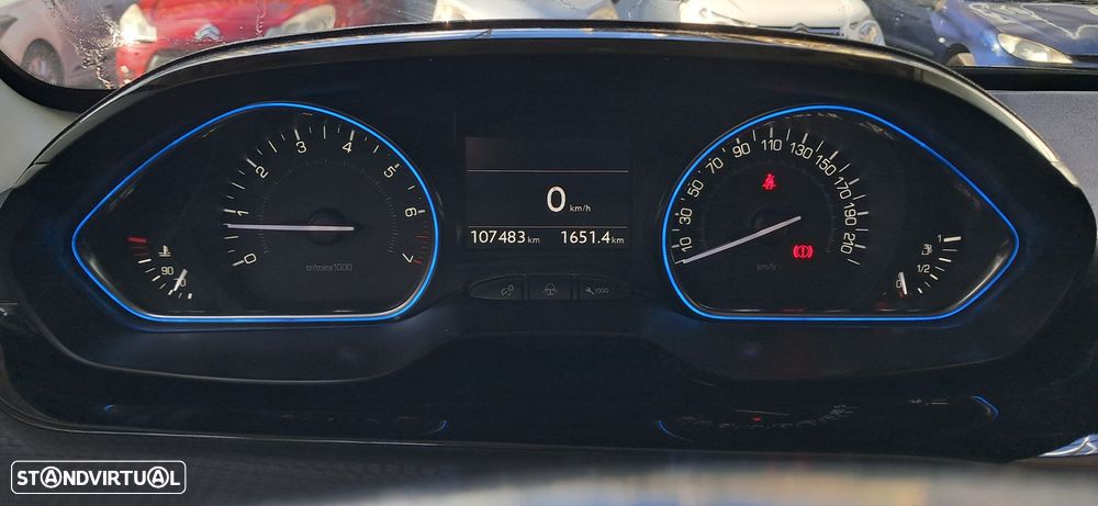 Usado Peugeot 2008 2015 - 6 990 EUR, 107 000 km - Standvirtual.com