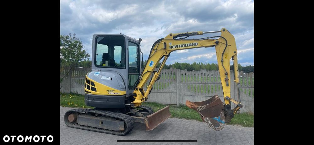 Używany New Holland E30.2SR 2010 - 76 000 PLN - Otomoto.pl