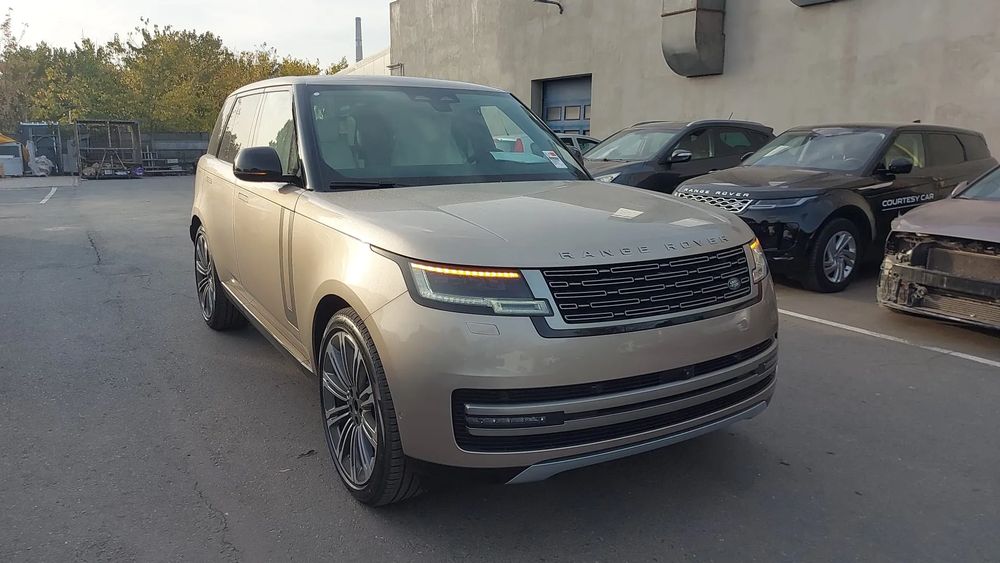 Utilizat Land Rover Range Rover 2023 - 185 000 EUR, 22 000 km - Autovit.ro