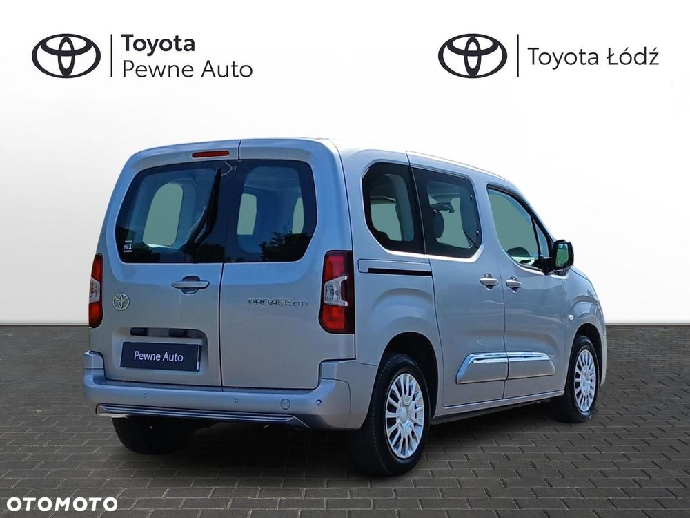 Używany Toyota Proace City Verso 2024 - 108 900 PLN, 5 883 km - Otomoto.pl
