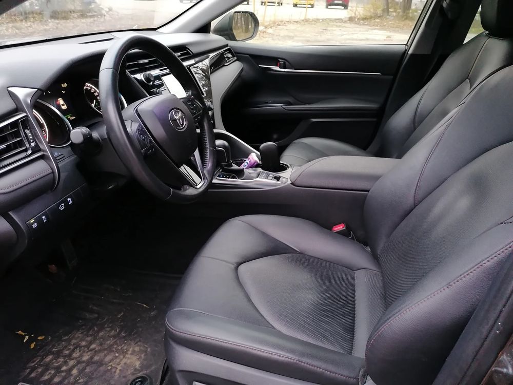 Utilizat Toyota Camry 2020 - 31 000 EUR, 32 000 km - Autovit.ro