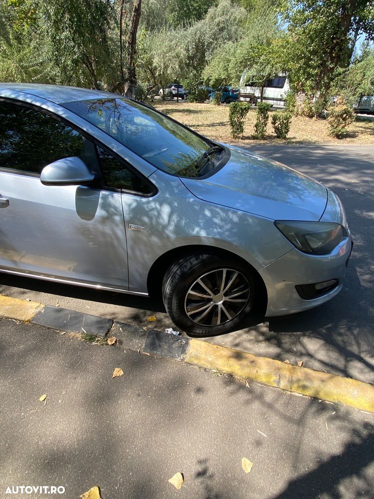 Utilizat Opel Astra 2014 - 6 400 EUR, 170 000 km - Autovit.ro