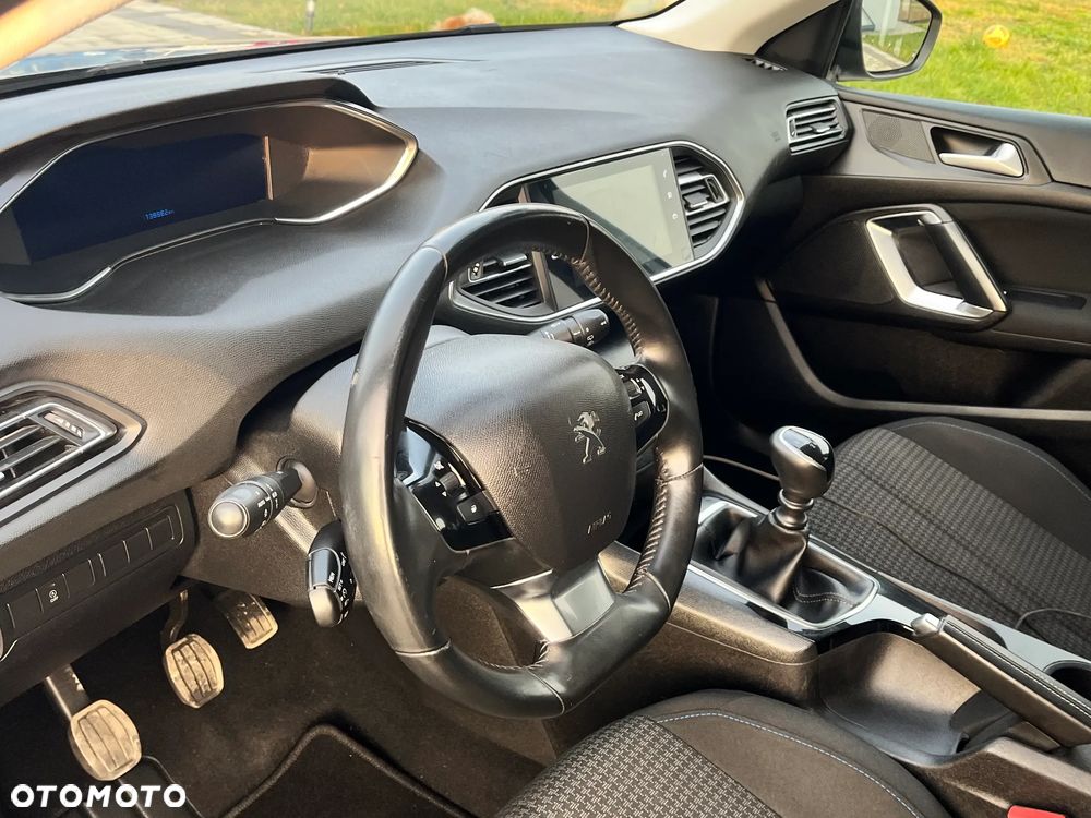 Używany Peugeot 308 2020 - 31 500 PLN, 136 000 km - Otomoto.pl