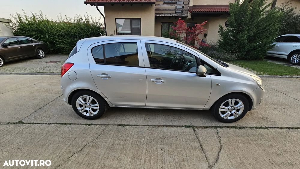 Second hand Opel Corsa - 1 590 EUR180 000 km - Autovit