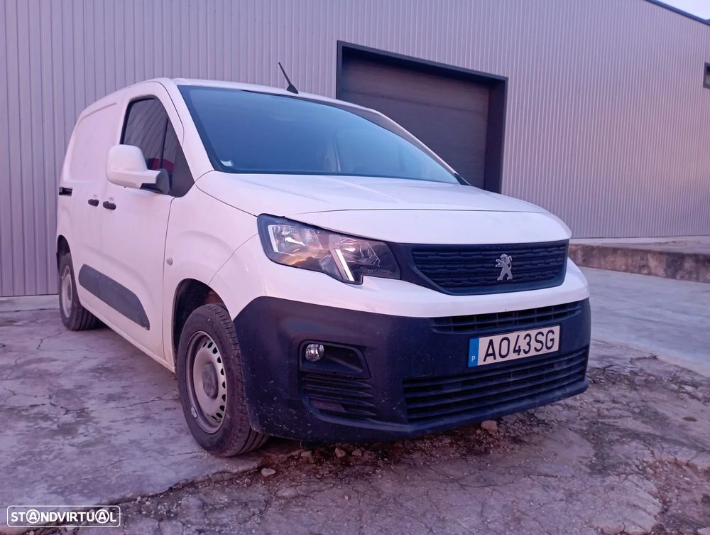 Usado Peugeot Partner 2019 - 1 EUR, 130 000 km - Standvirtual.com