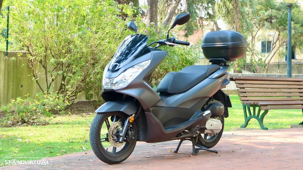 Usado Honda PCX125 2017 - 3 300 EUR - Standvirtual.com