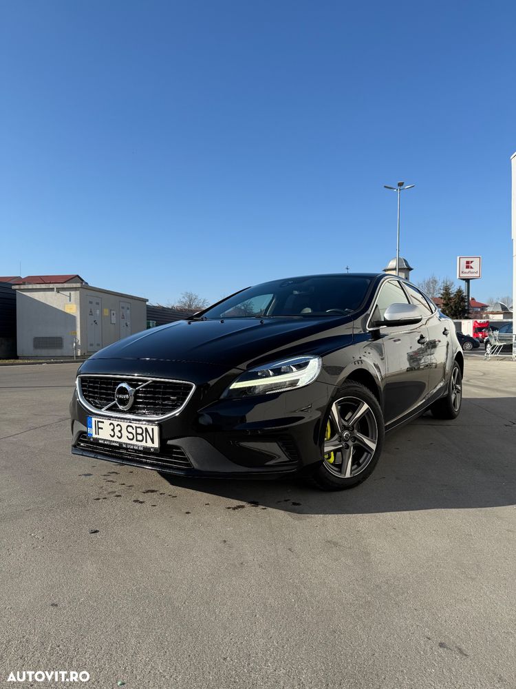 Utilizat Volvo V40 2018 - 13 300 EUR, 161 586 km - Autovit.ro