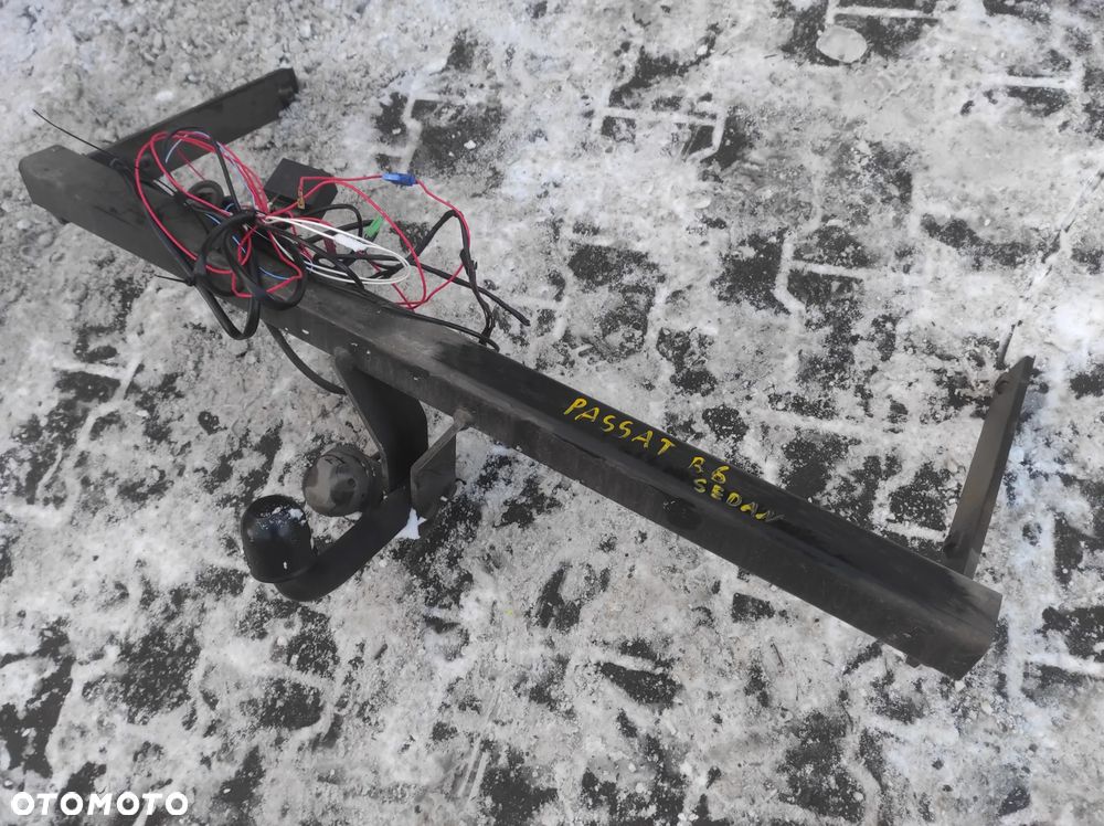 Używany Kompletne haki holownicze (belka + kula) - 300 PLN - Otomoto.pl