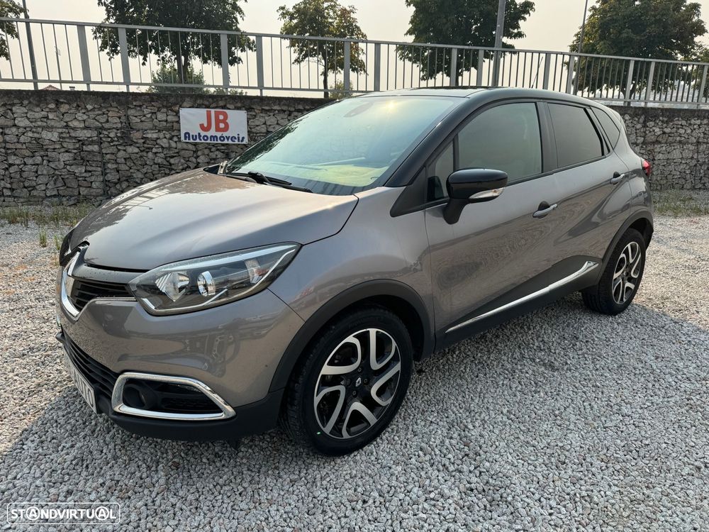 Usado Renault Captur 2015 - 14 950 EUR, 93 000 km - Standvirtual.com